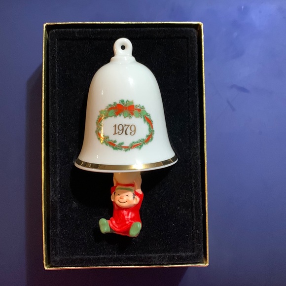 Holiday | Vintage 1979 Hallmark Treetrimmer Collection Bell Christmas ...